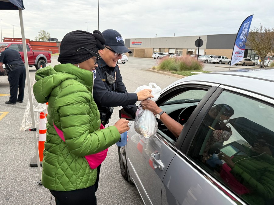 Arkansans turn out for National Drug Take Back Day