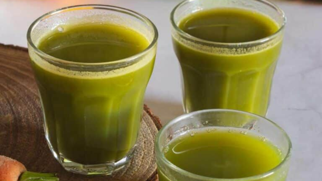 Spinach for hair growth: How to make palak shots for hair growth?