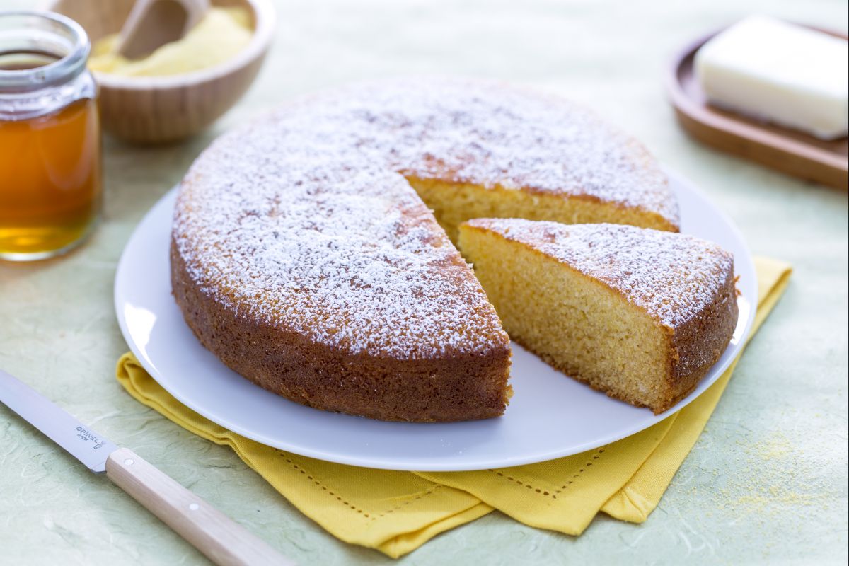 Corn cake (Bolo de fubà)