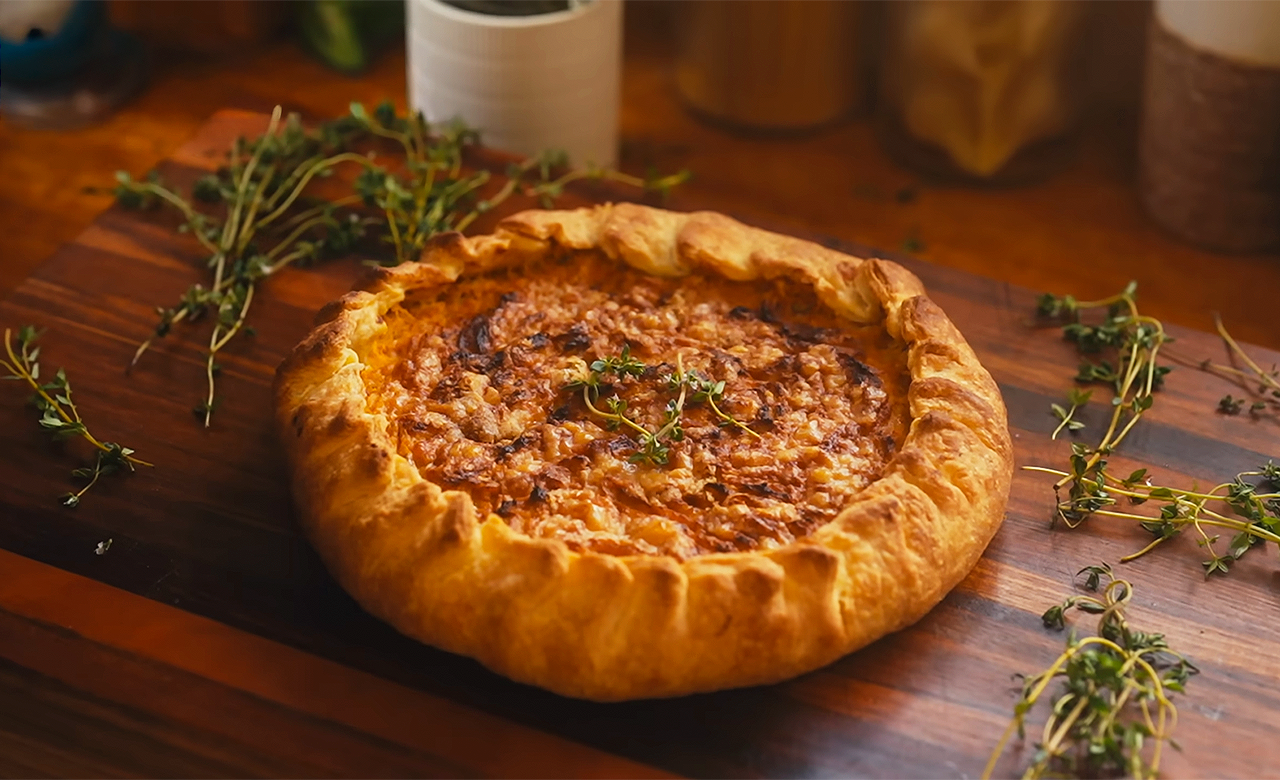 Rustic pumpkin pie with gorgonzola cheese