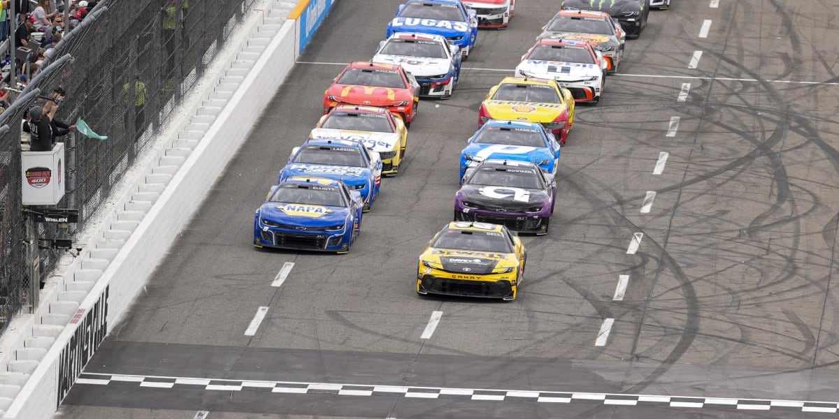 Elton Sawyer warns NASCAR Cup drivers to avoid talking about points, playoff position ahead of ...