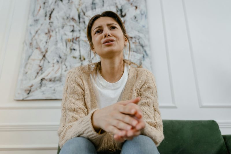 9 Clear Signs That Show Someone Is Emotionally Unstable