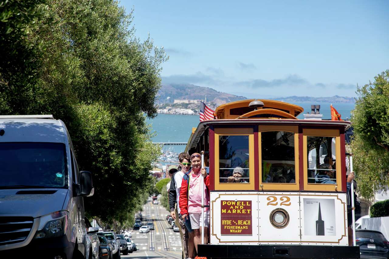 Service on S.F.'s most popular cable car line restored after shutdown