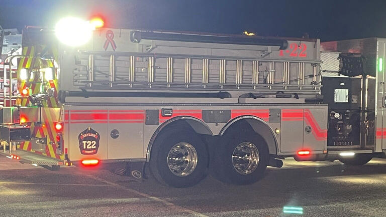Two-alarm commercial fire reported in Jay, Florida