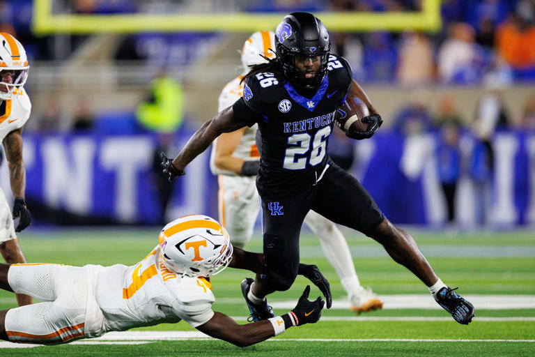 Kentucky football officially returning key offensive weapon in 2026