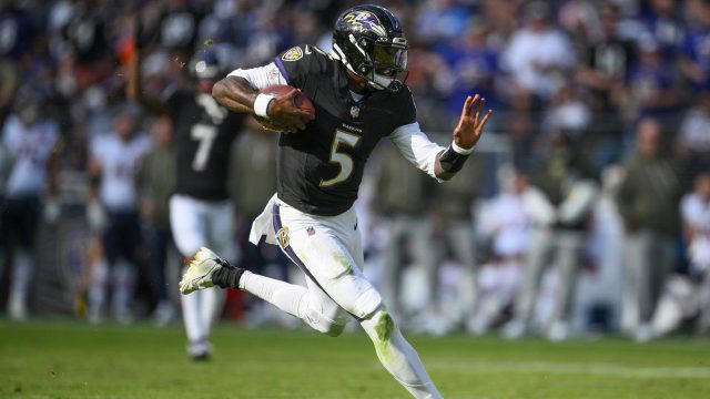 Hall, Fields help Jets edge Bengals for their first win of season