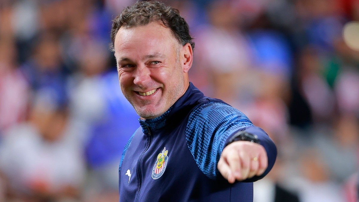 Chivas: Milito vuelve a bajar de su nube a 'La Hormiga' González tras ...