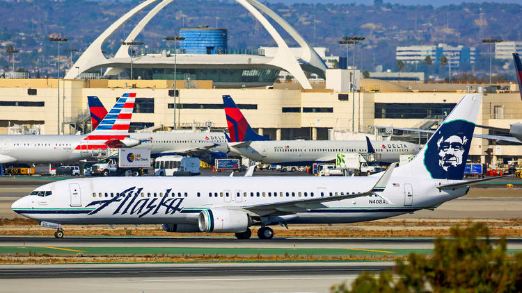 Ground stop lifted after staffing shortage disrupts LAX–Oakland flights ...