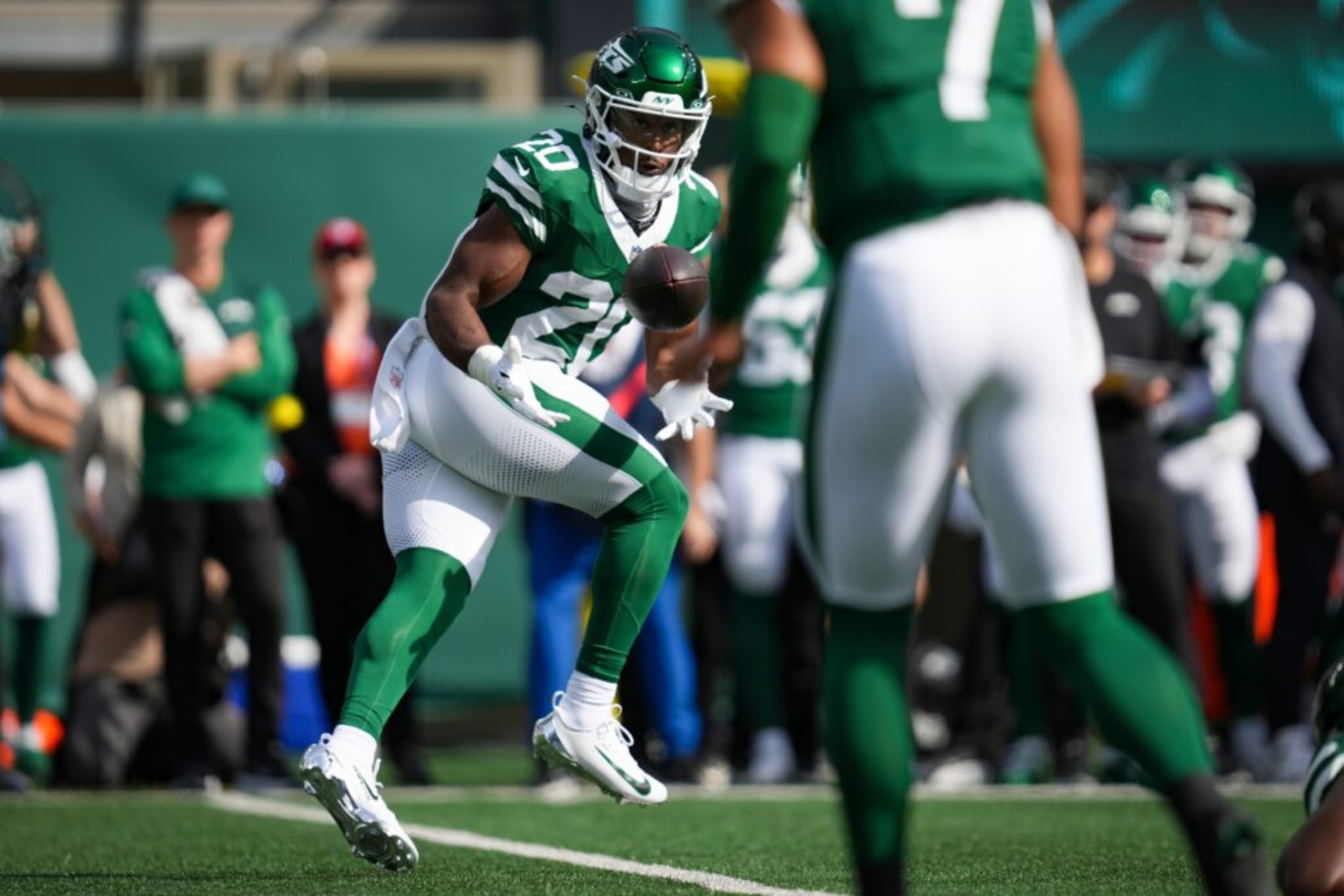 Breece Hall Injury Update: Star RB’s Status Revealed For Jets-Bengals