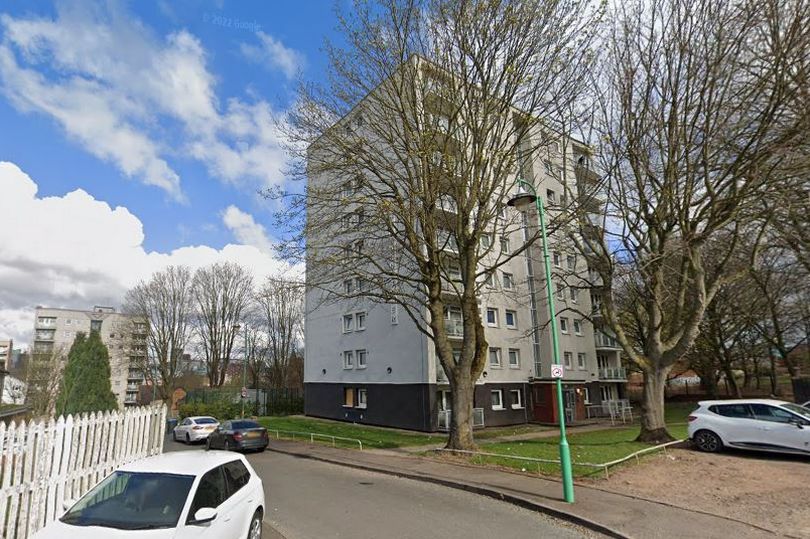 Firefighters rush to Birmingham high rise as 'avoid the area' warning given