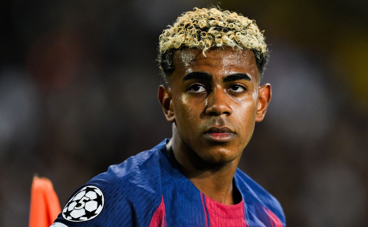 Why is Lamine Yamal being booed by Real Madrid fans during El Clasico ...