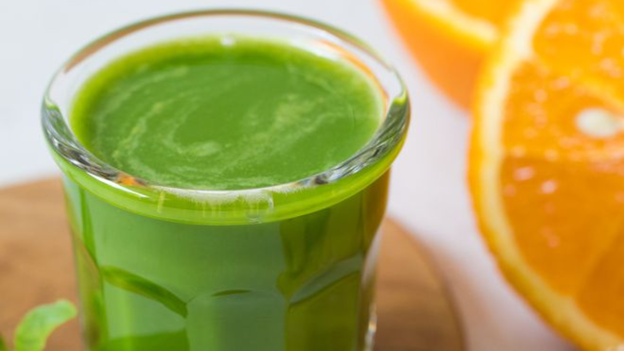 Spinach for hair growth: How to make palak shots for hair growth?
