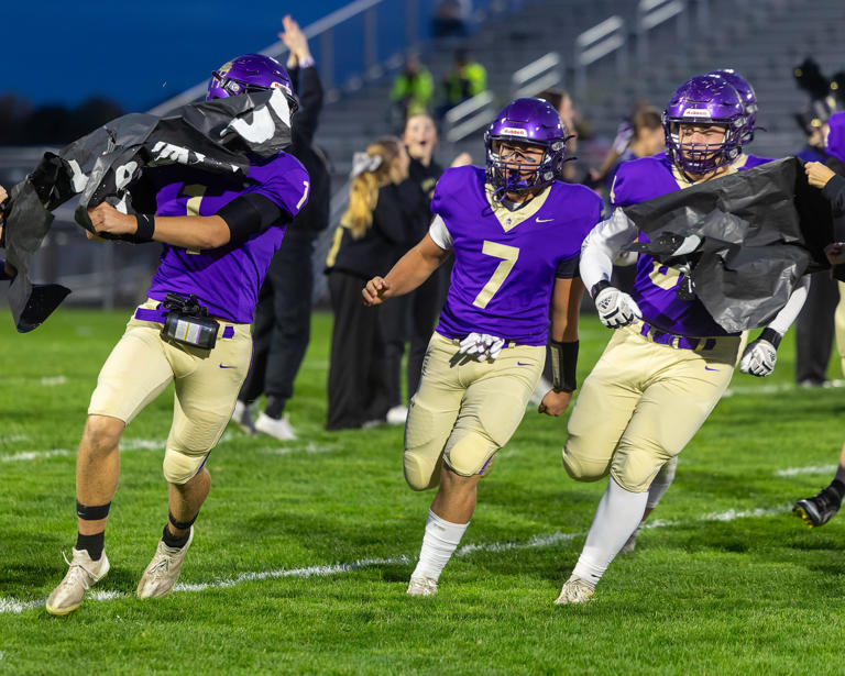 Livingston County football first-round playoff scoreboard