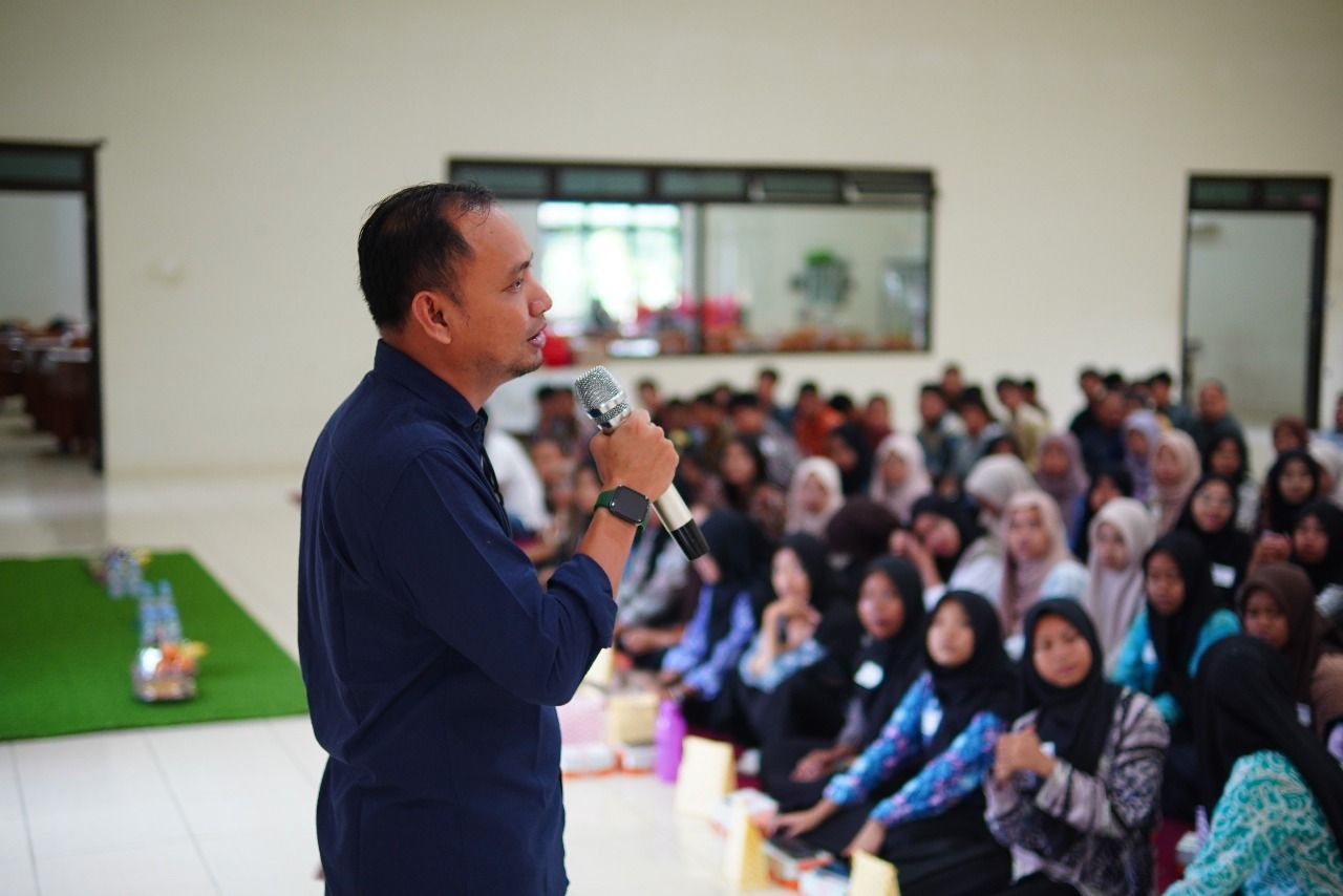 IKA Kusmansa PT Timah Pemali Kembali ke Asrama, Gelar Bakti Sosial dan ...