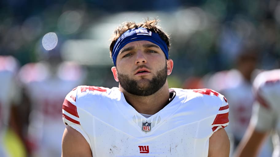 Giants RB Cam Skattebo Leaves Game vs Eagles with Dislocated Ankle Injury
