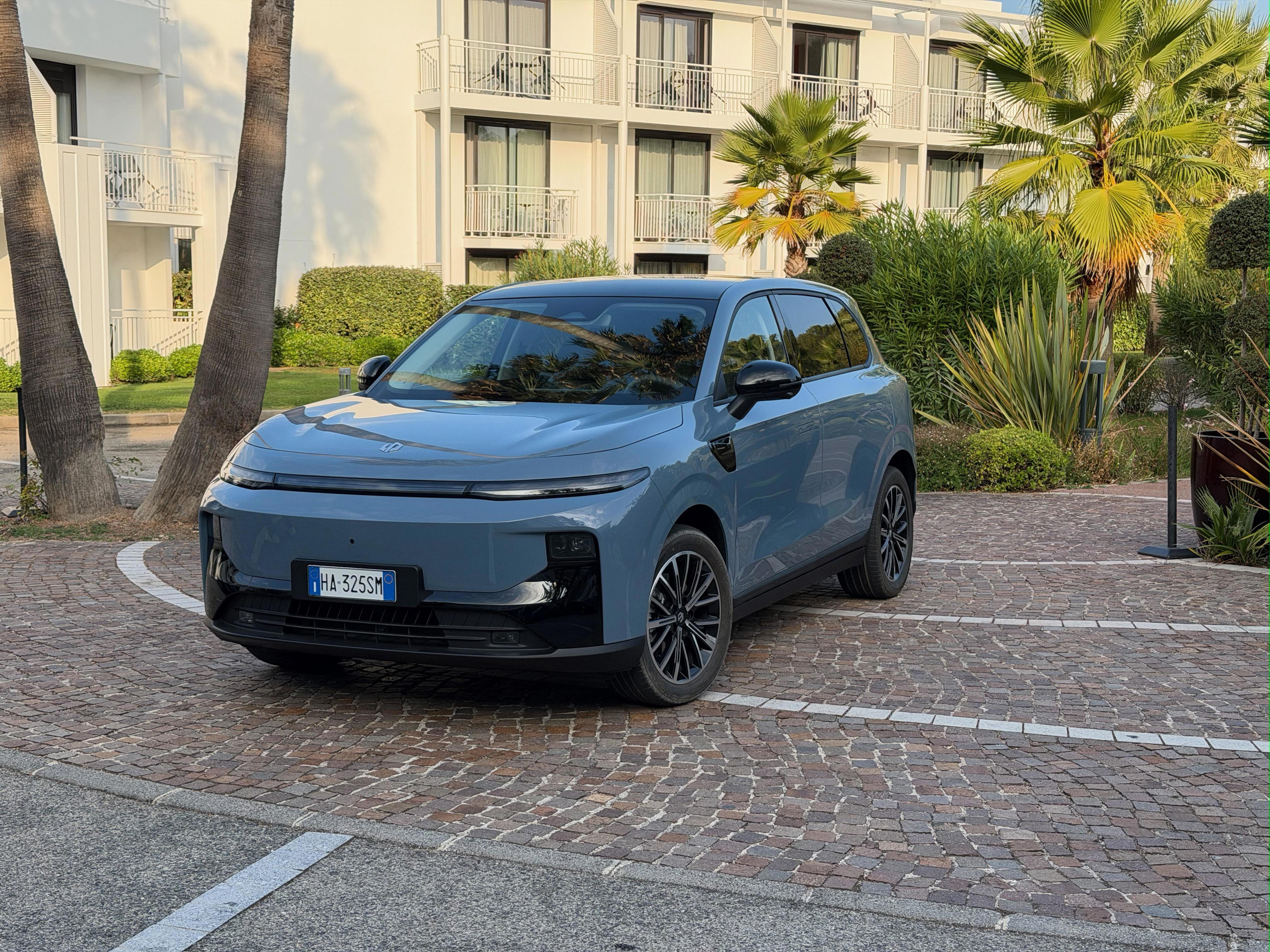 Leapmotor confirms range-extender B10 small SUV for 2026 launch