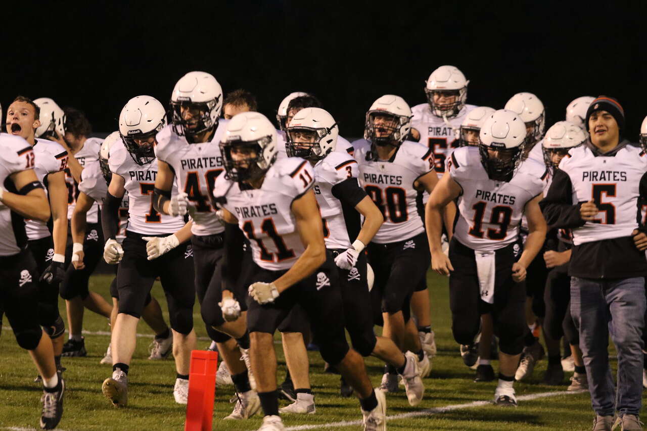 Harbor Beach football hosts Reese in Division 8 playoff opener