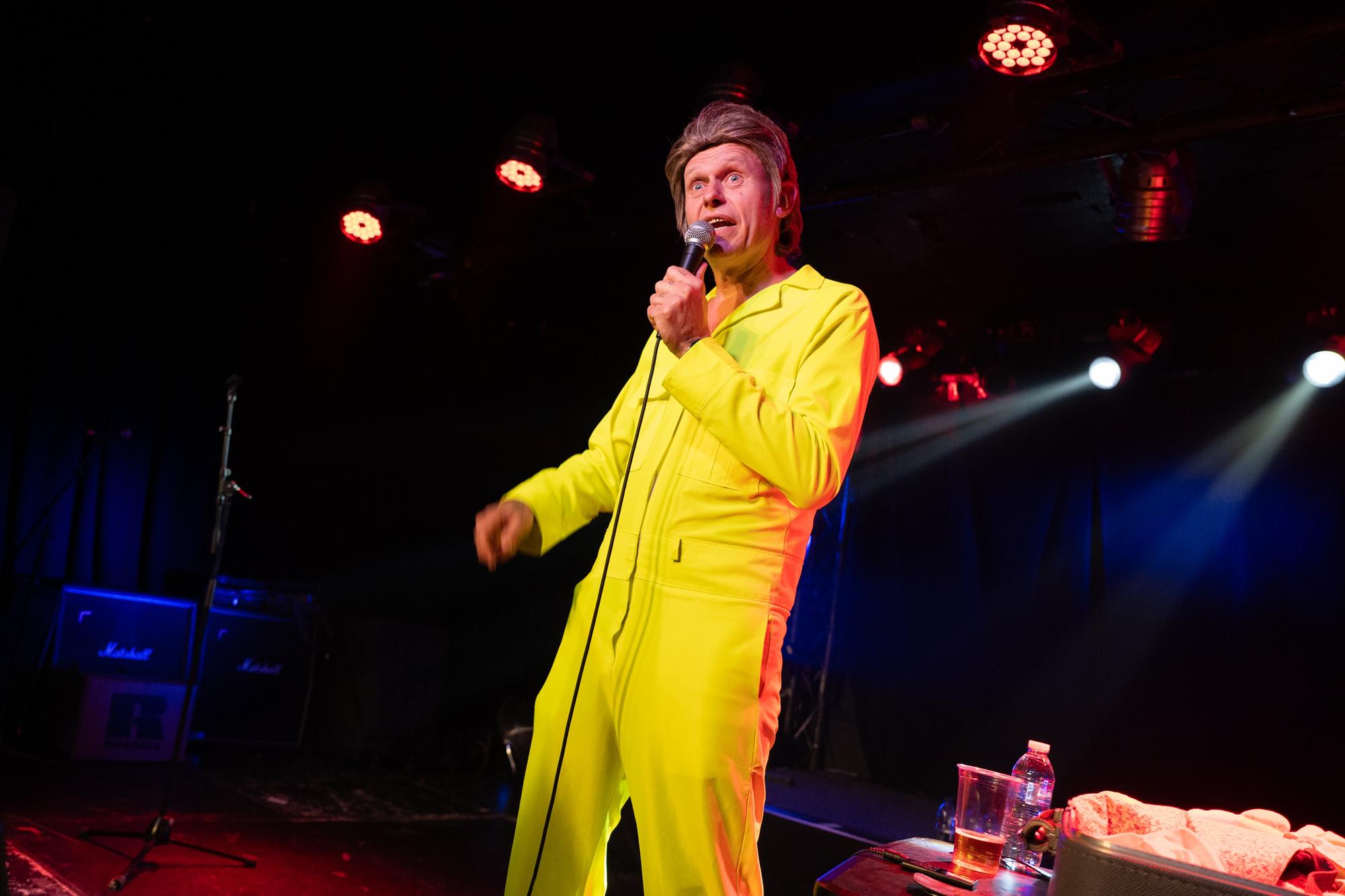 Live Review: Synth pop's potty-mouthed ‘minor internet hit singer ...