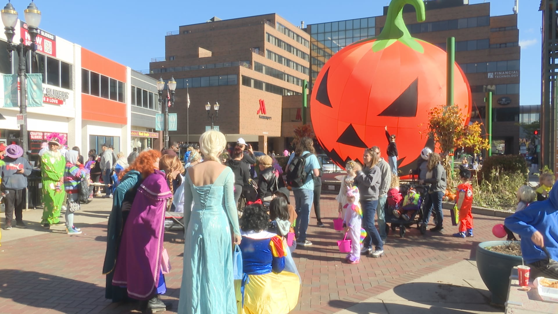 Great Pumpkin Walk brings Halloween fun to downtown East Lansing