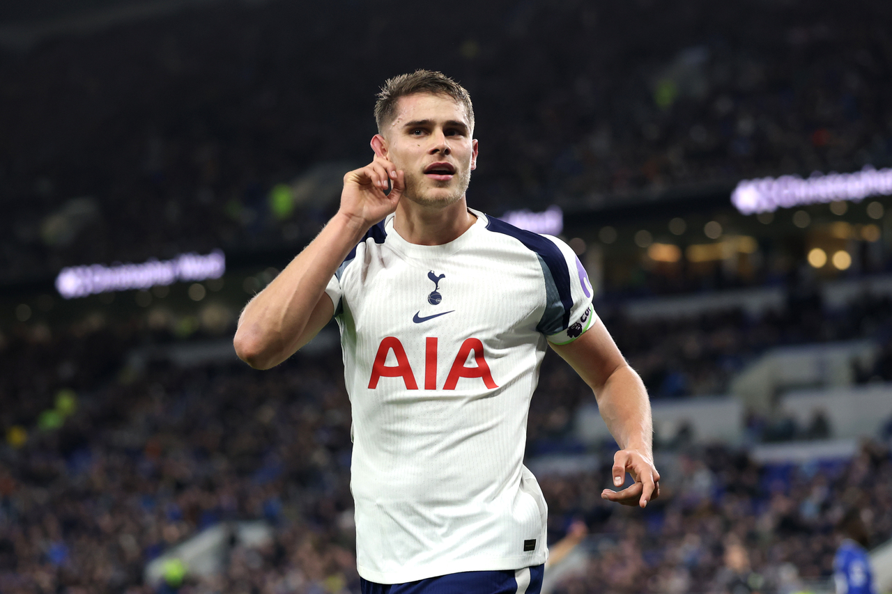 Tottenham impõe primeira derrota ao Everton no Estádio Hill Dickinson