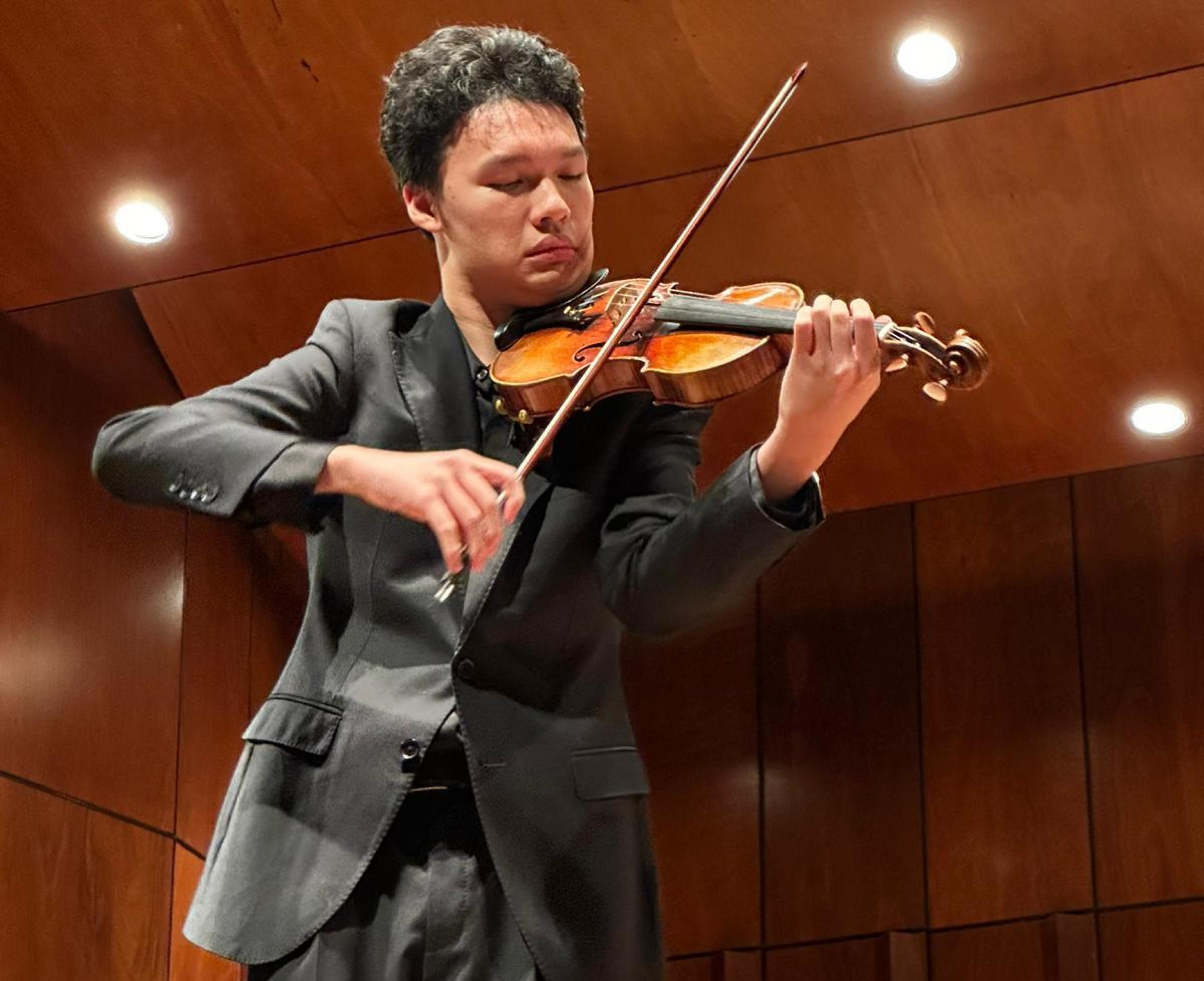 Premio Paganini, Zhang in concerto suona il 'Cannone'