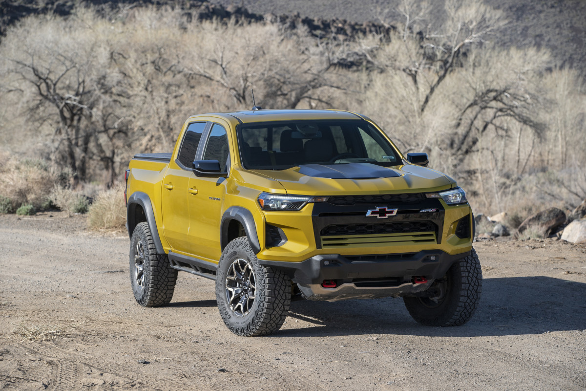 Is The 2026 Chevrolet Colorado ZR2 Worth $10,100 More Than The Trail Boss?
