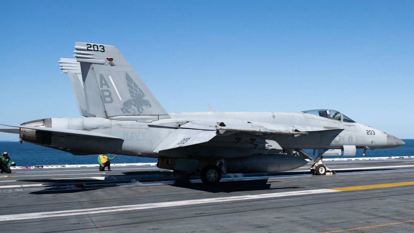 5 crew members rescued in 2 separate Navy aircraft crashes in South ...