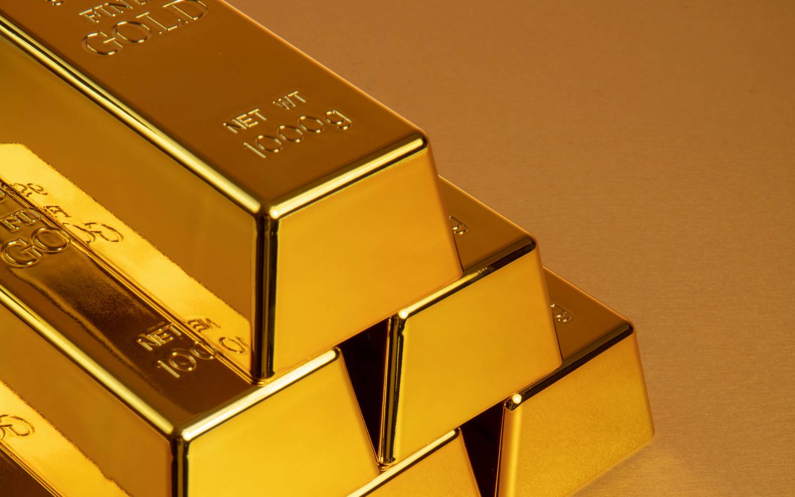 Gold extends drop as US-China trade progress eases haven demand