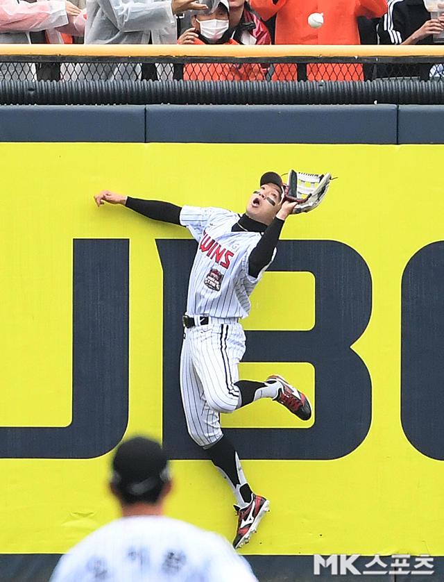 원맨쇼! ‘KS1 히어로’ 박해민 “대전 팬들 원성은 딱 3번만 더 듣겠다” [MK인터뷰]