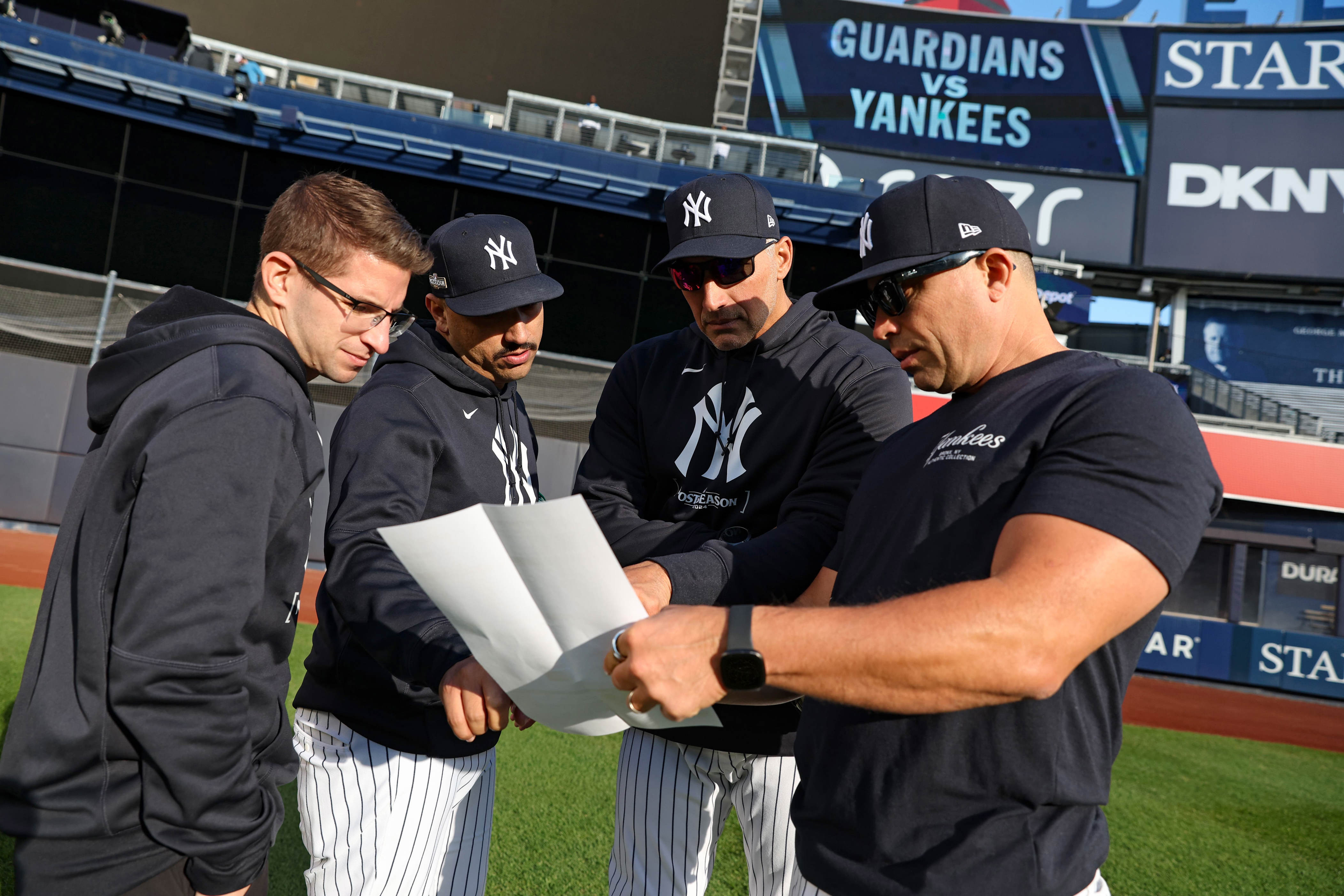 Mets lose key coach to rival Yankees