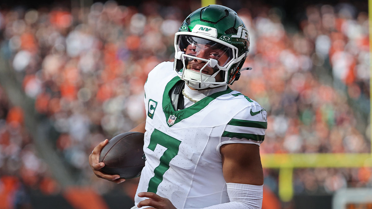 Justin Fields dismisses Jets owner Woody Johnson’s comments with ...