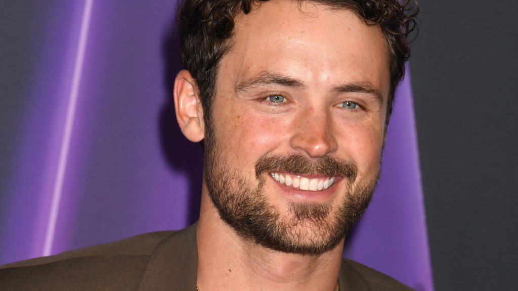 Dylan Efron's dance partner breaks his nose during DWTS rehearsal