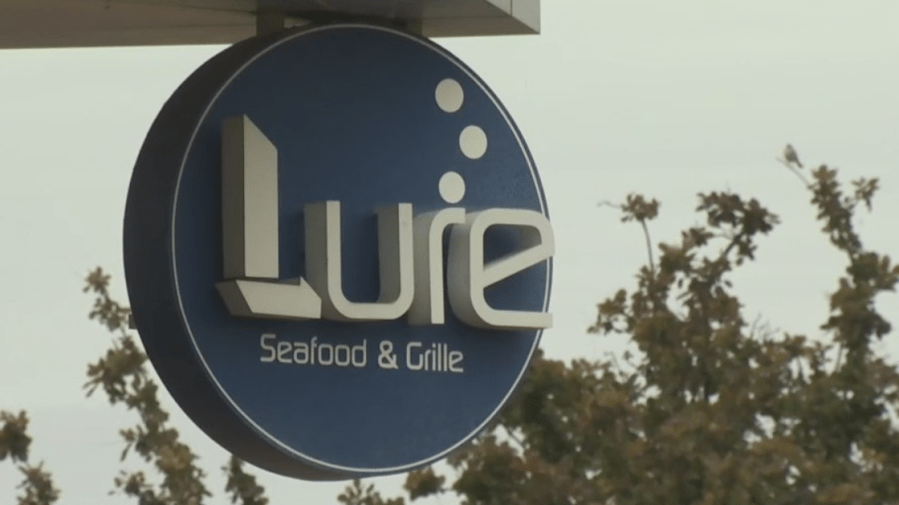 Local restaurant helps those impacted by government shutdown