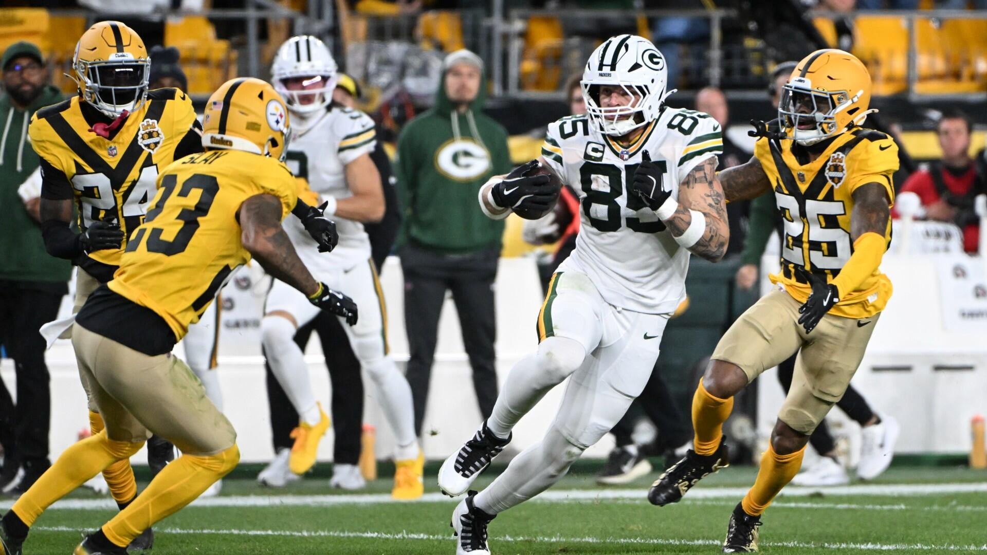 Steelers' safety DeShon Elliott carted off after suffering possibly ...