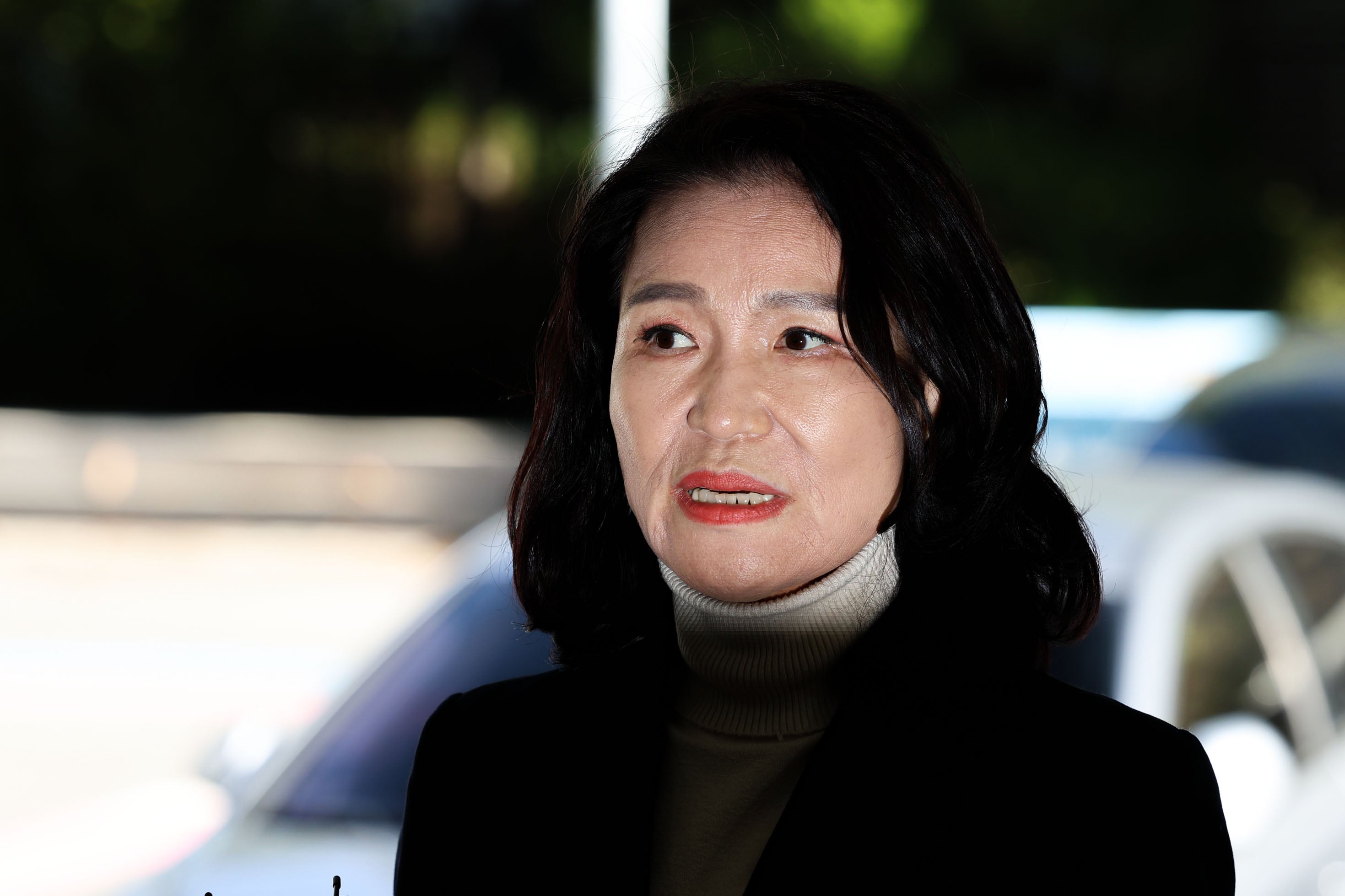 Lee Jin-sook's Team Accuses Police Chief of Abuse of Power