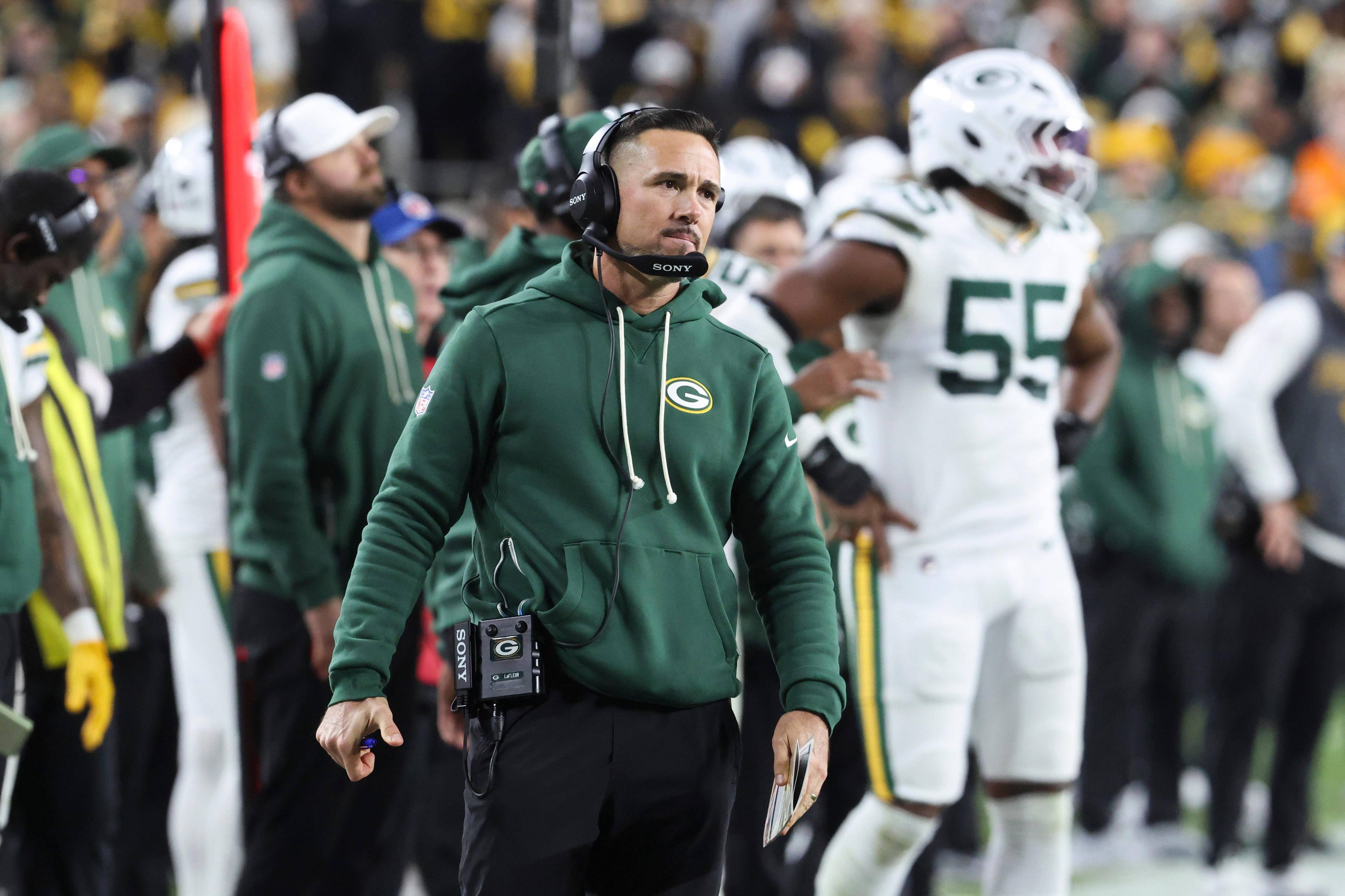 Injury updates on MarShawn Lloyd, Dontayvion Wicks, Lukas Van Ness and ...