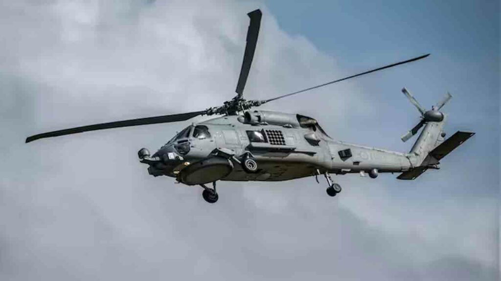 US Navy Chopper | నిమిషాల వ్యవధిలోనే.. సముద్రంలో కూలిన యూఎస్‌ నేవీ ...
