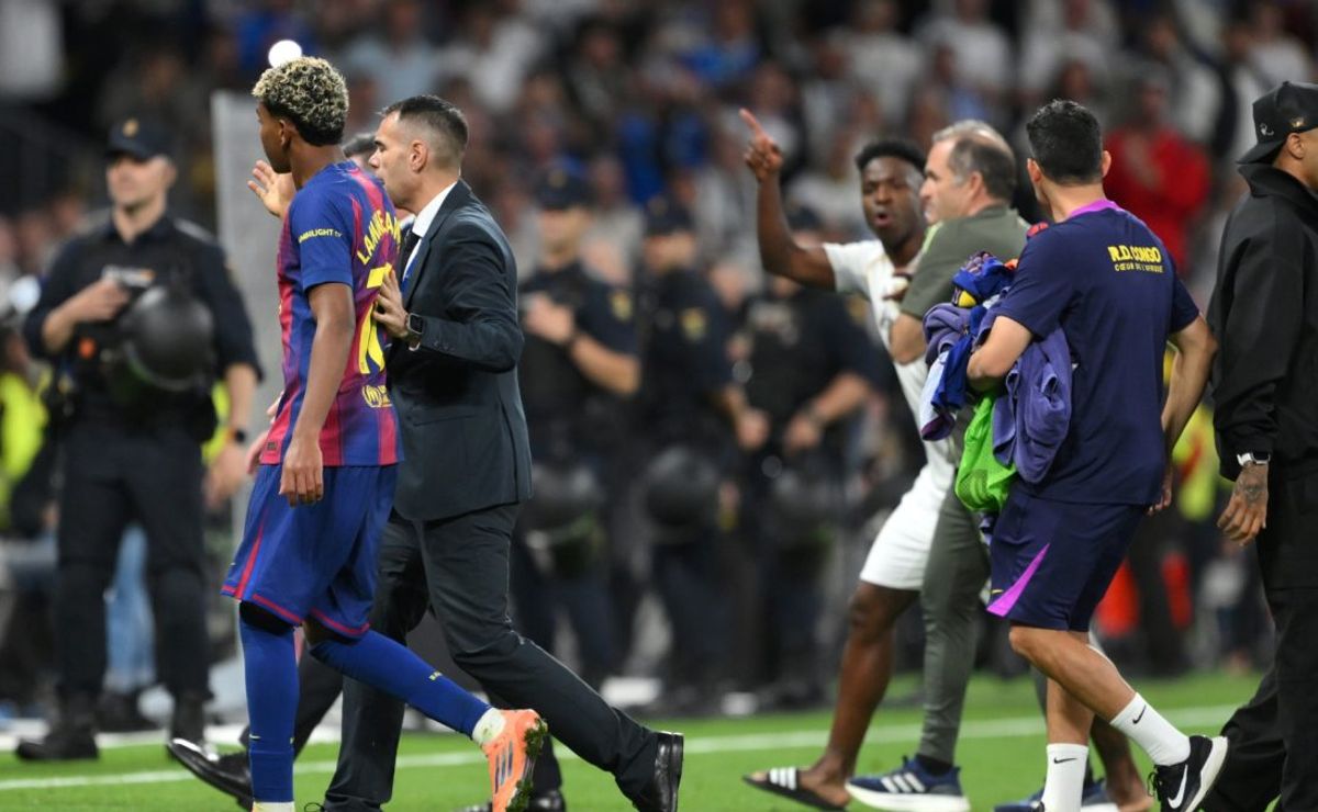 Vinicius opens up to Real Madrid fans after confrontation with Lamine ...