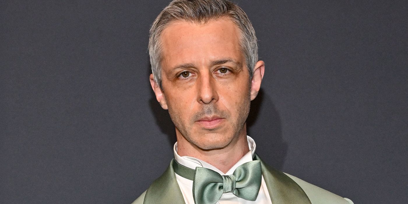Jeremy Strong Says His Mark Zuckerberg Performance "Has Nothing To Do ...