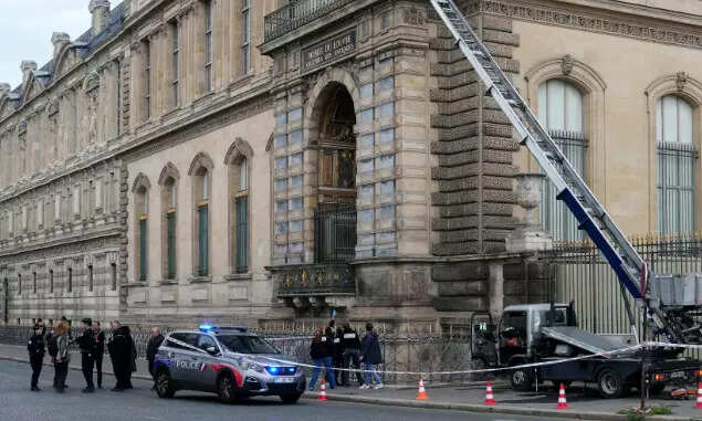 Arrests Made in Louvre Museum Jewel Heist Case