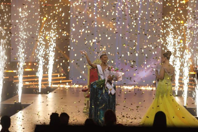 President Ramaphosa celebrates Qhawekazi Mazaleni' s Miss SA 2025 win ...