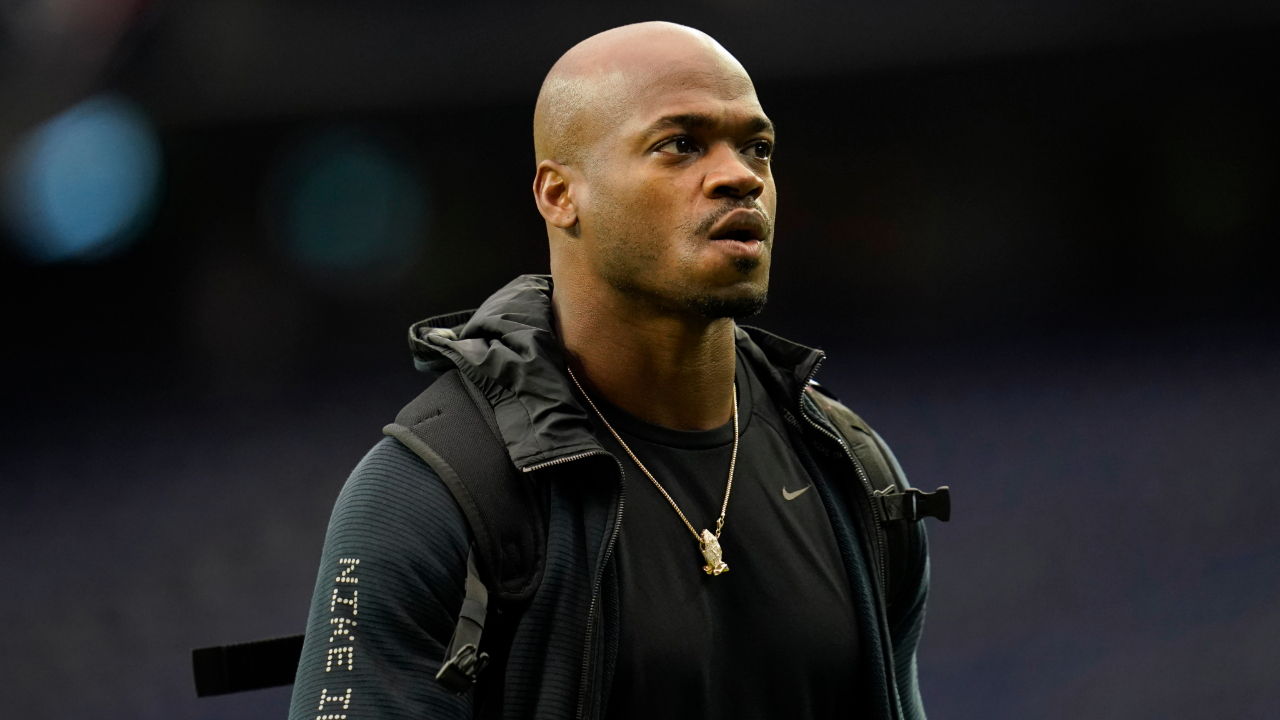 Former NFL RB Adrian Peterson arrested on DWI, gun charges
