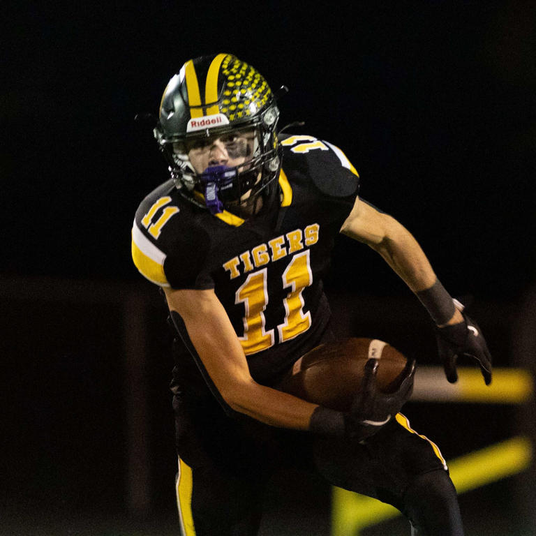 Northwestern football extends win streak to 26, defeats Southern Lehigh ...