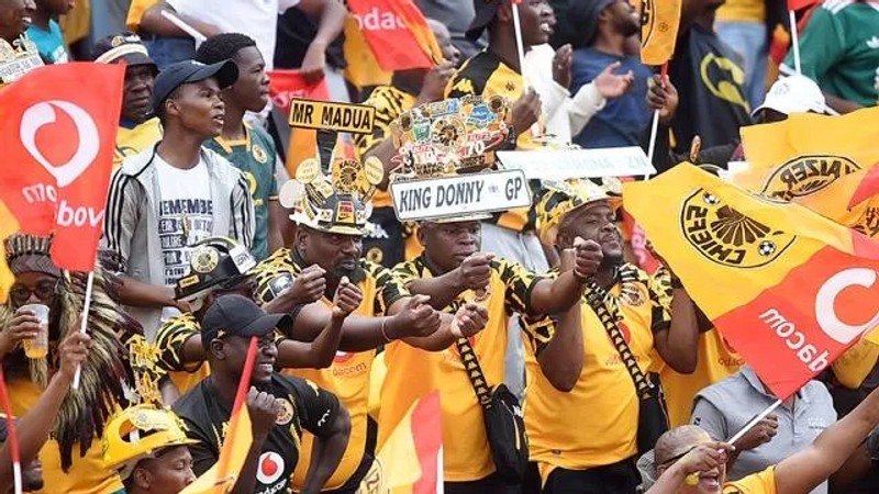 Kaizer Chiefs cheerleaders’ dance-off fails to crack stoic security ...