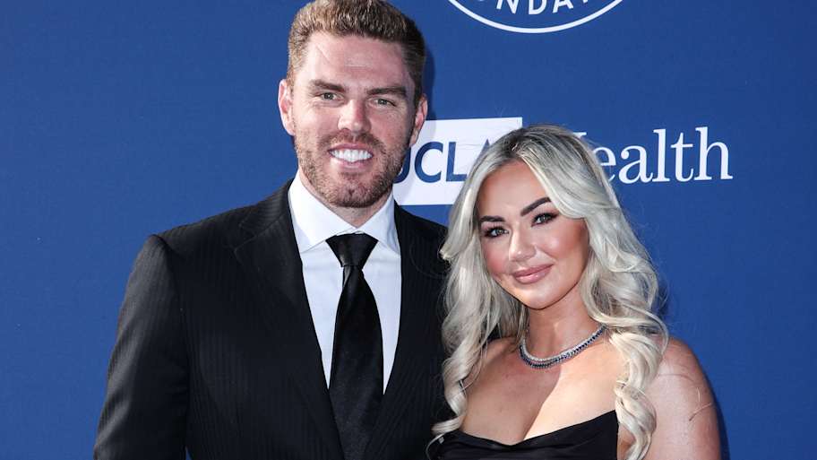 Freddie Freeman's wife Chelsea has one-of-a-kind Dodgers look for must ...