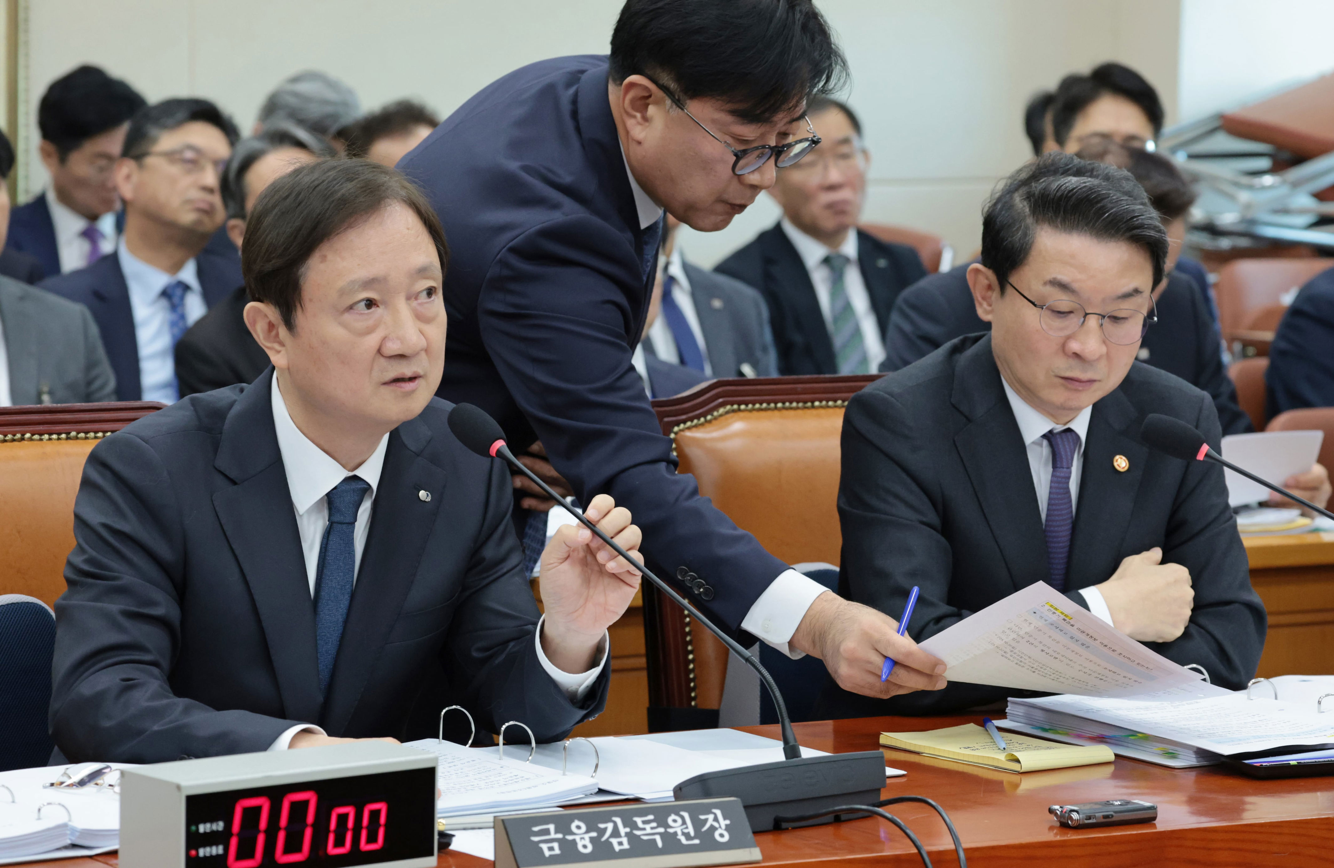 FSS Head Lee Chan-jin Demands Investigative Authority for Special ...