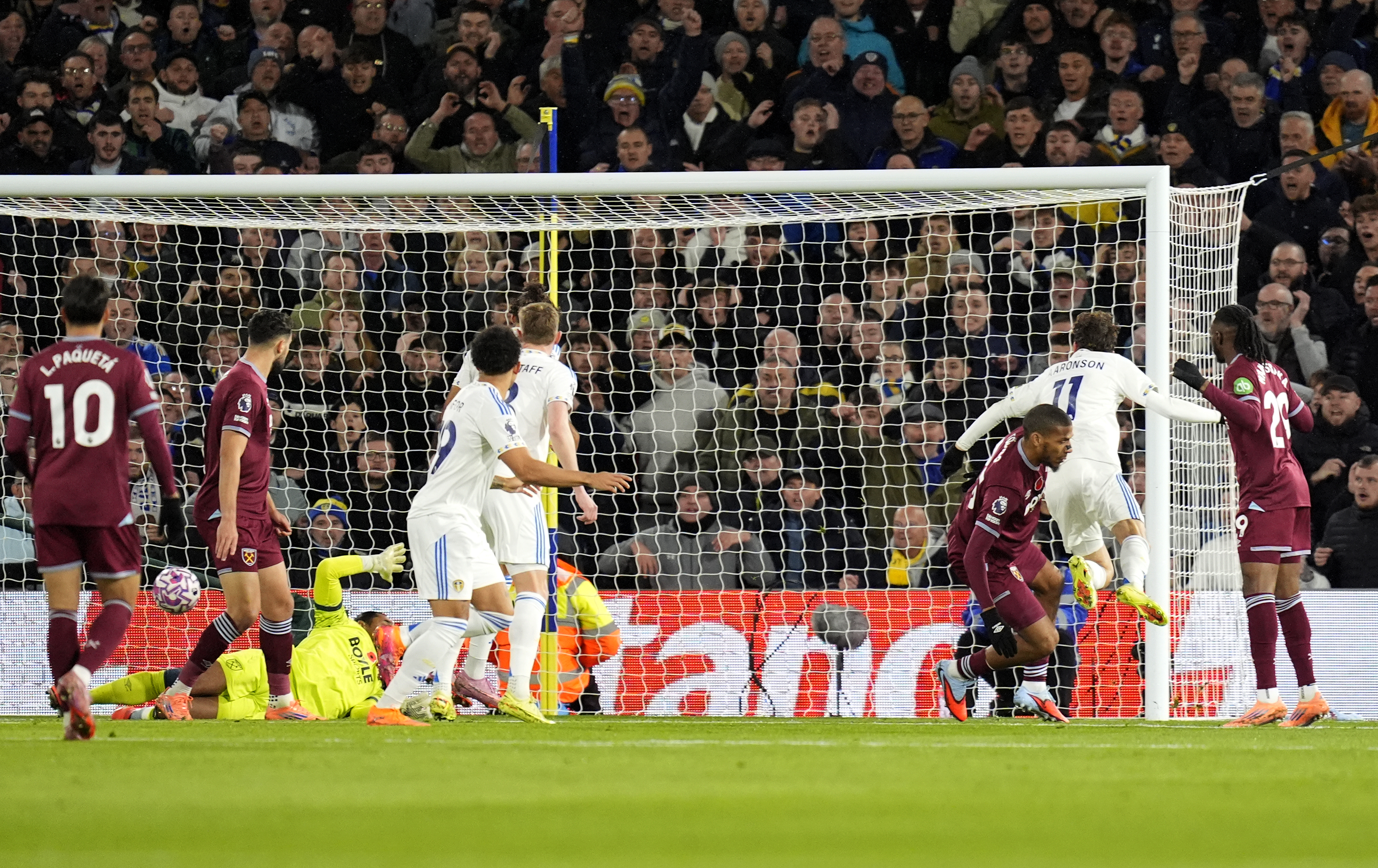 "Will keep his place" - Leeds United fans on West Ham display, response ...