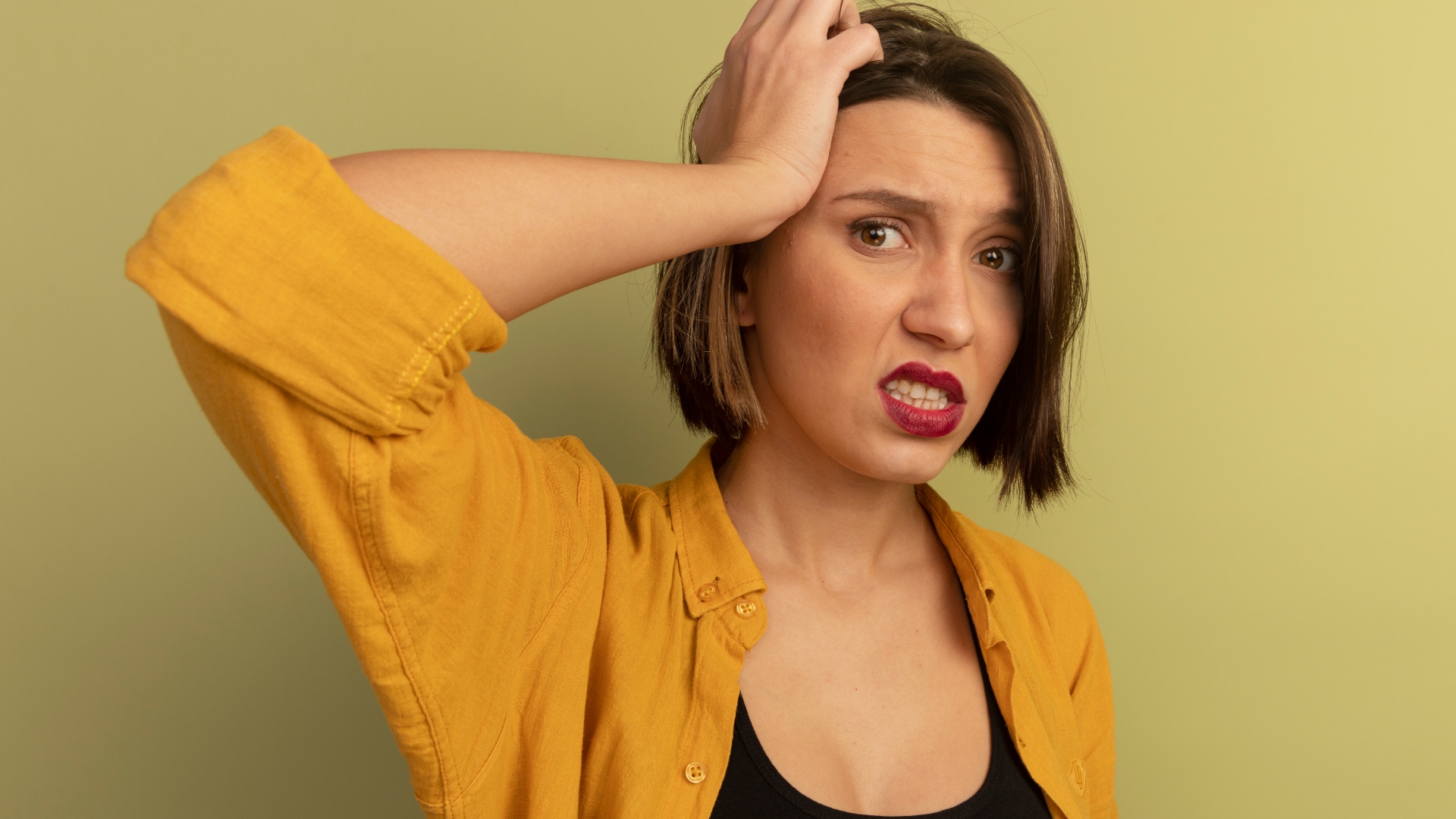Why do some women shy away from compliments? The reason is simpler than ...