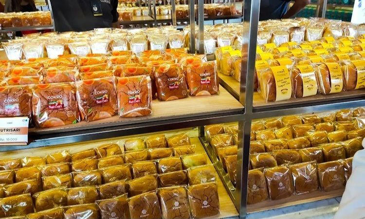 Top 5 Pusat Oleh-Oleh Khas Madiun: Dari Brem Legendaris hingga Bluder ...