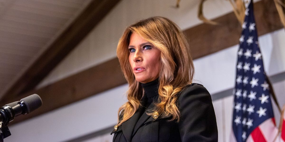Melania vogter over Barron: Hold jer væk!